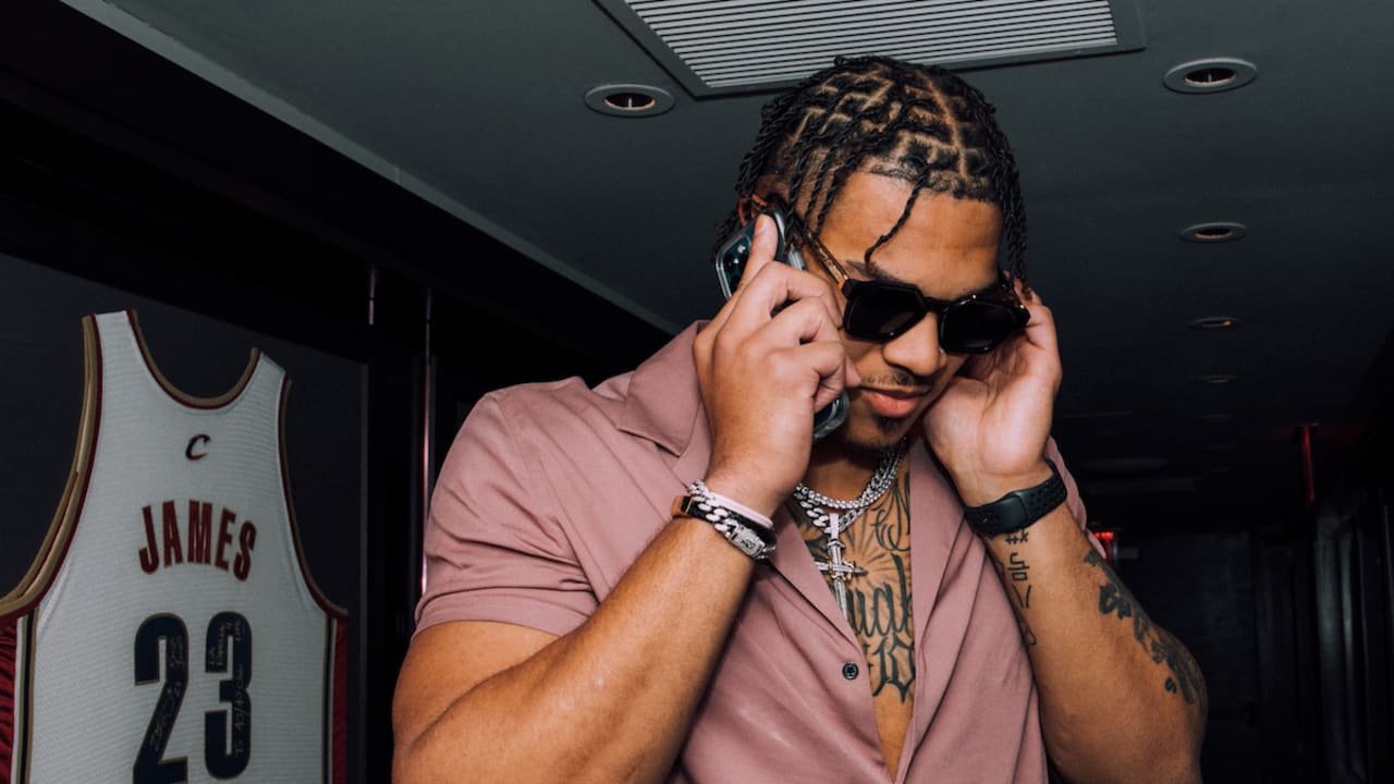 Best of Social: Brandon Smith's emotional moment when drafted