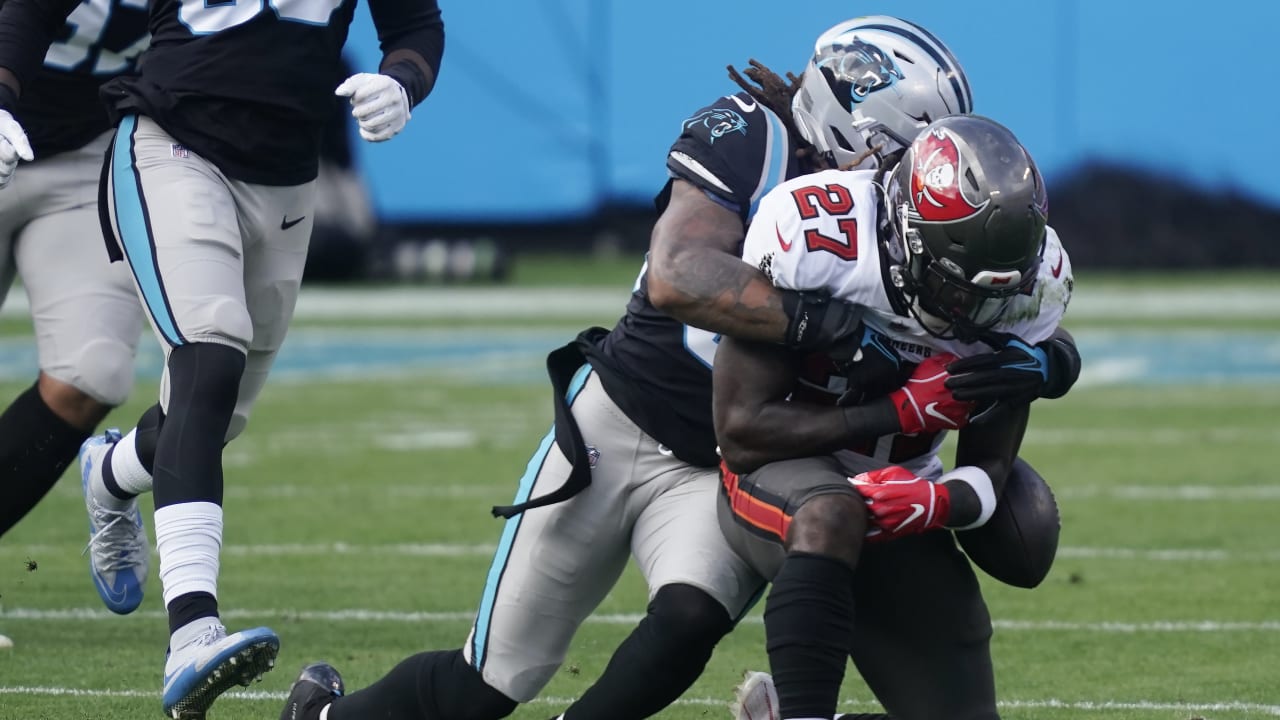 HIGHLIGHT: Shaq Thompson punches ball out for fumble recovery