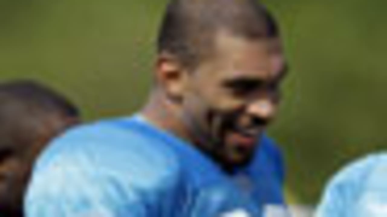 Panthers Huddle: Julius Peppers enjoying new defensive scheme