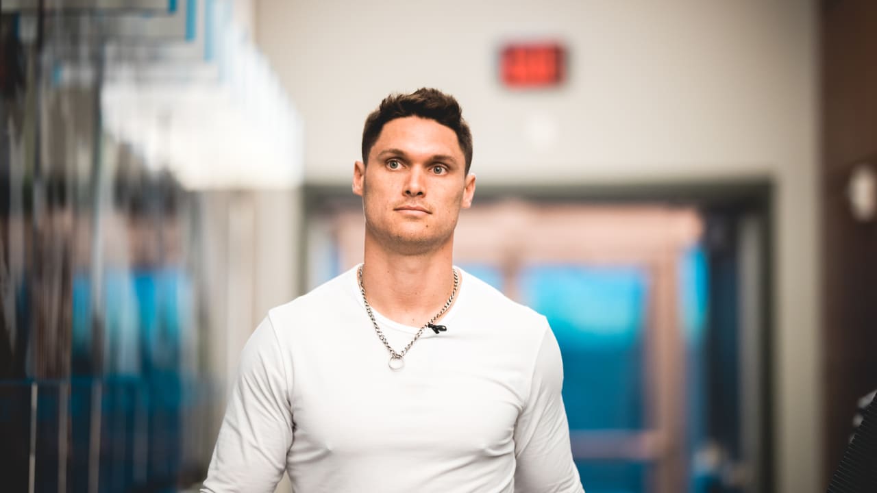 Behind the scenes with Chris Hogan as he signs with Panthers