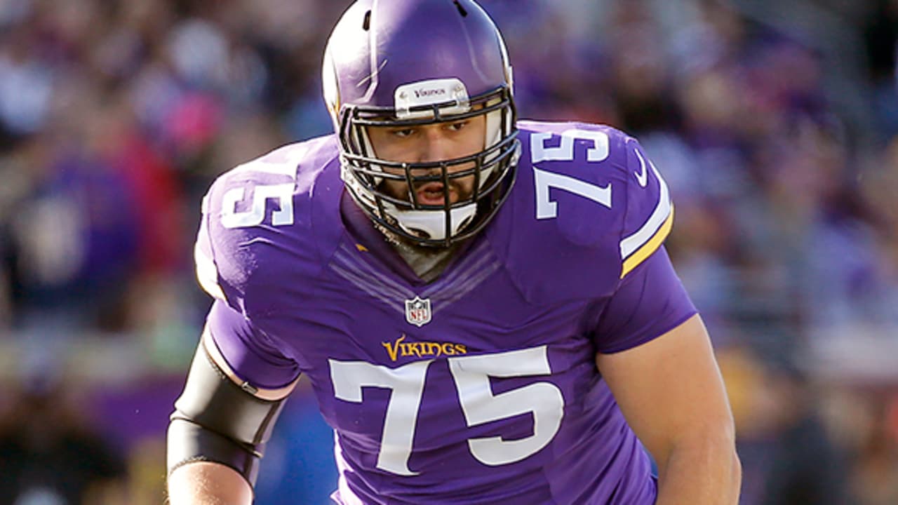 Panthers sign Matt Kalil