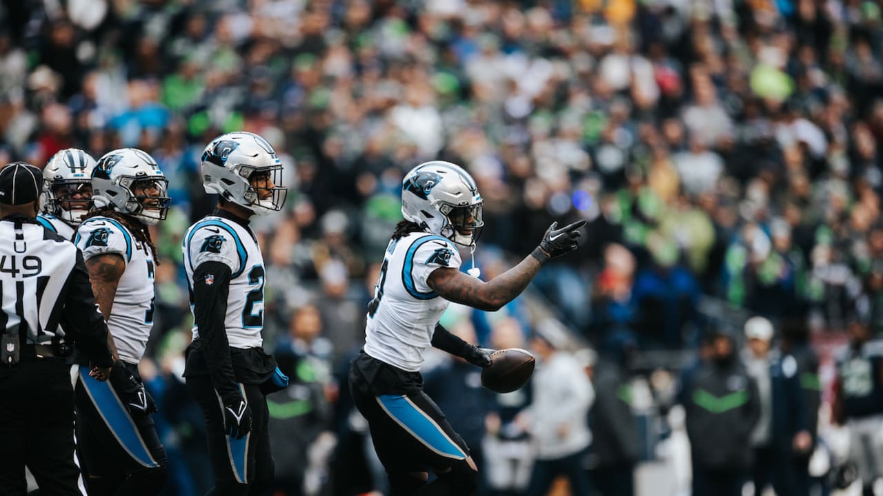 PHOTOS: Game action shots from Panthers-Seahawks