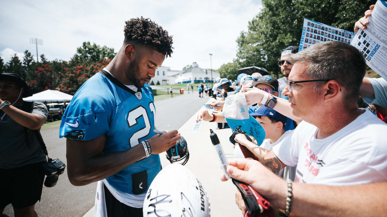 Best of Social: Panthers fans excited for return of autographs