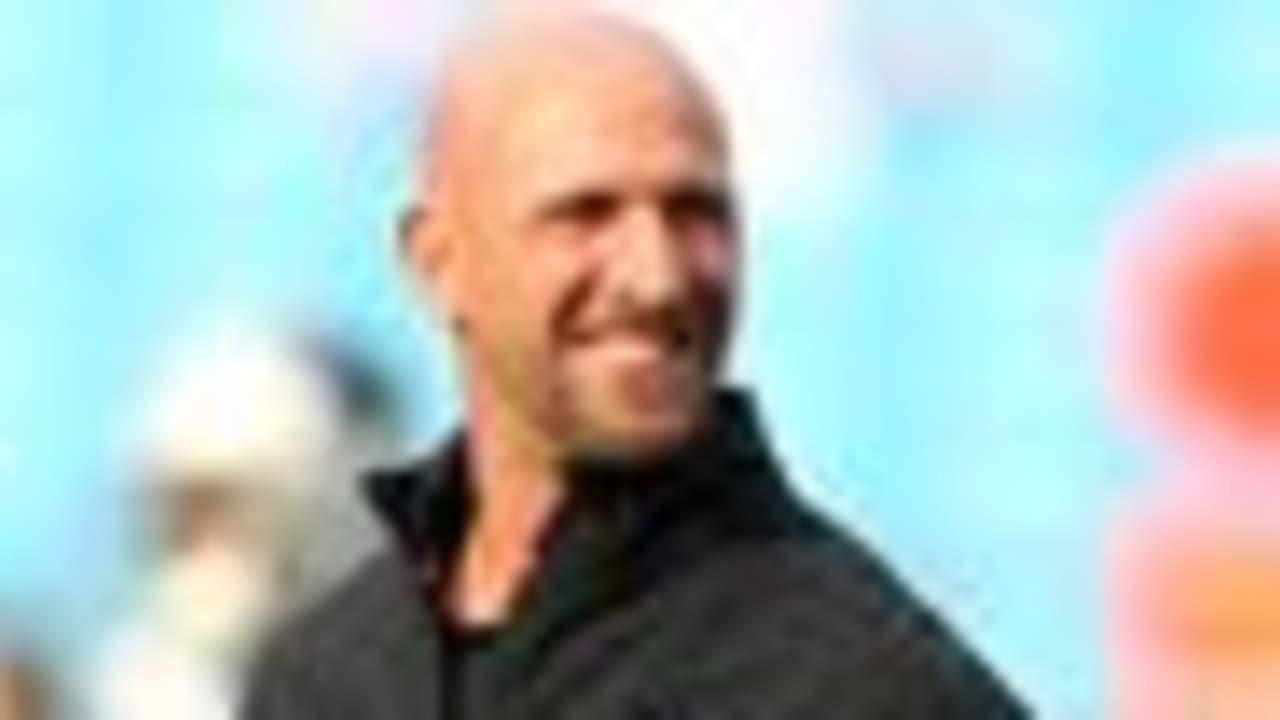 Proehl brings new energy, perspective to wide receivers