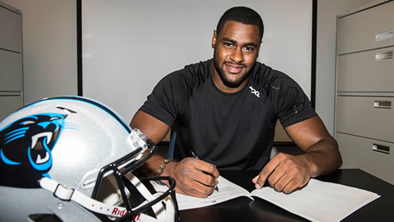 Panthers sign TE Wallace, waive WR Hamilton