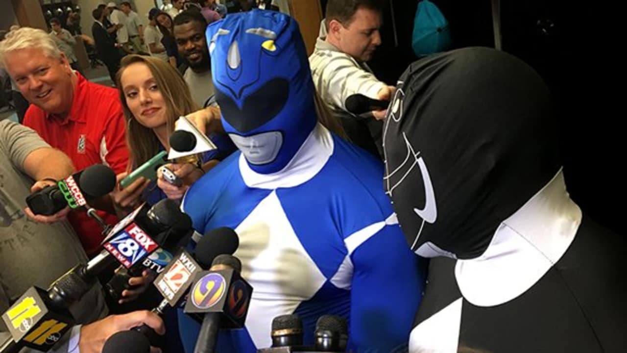 Power Backs Morph Into Power Rangers