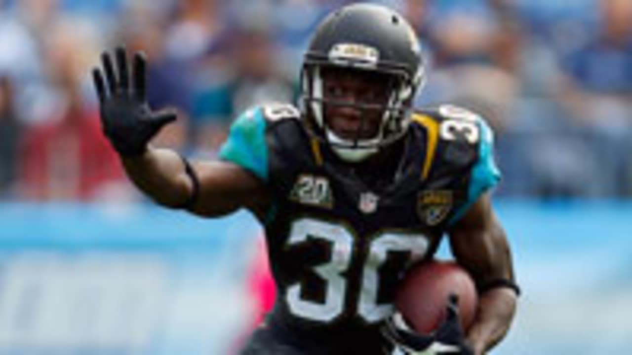 Panthers sign RB Todman