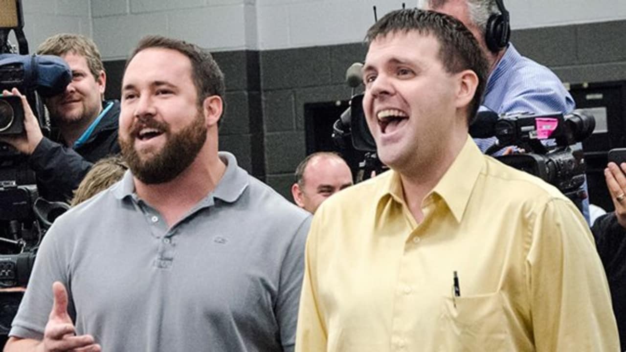 Jordan Gross serenaded by Ryan Kalil quartet