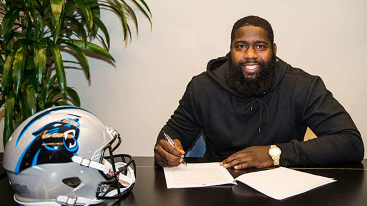 Panthers re-sign Mario Addison