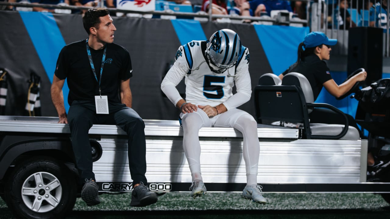 Zane Gonzalez carted off field in second half against Buffalo