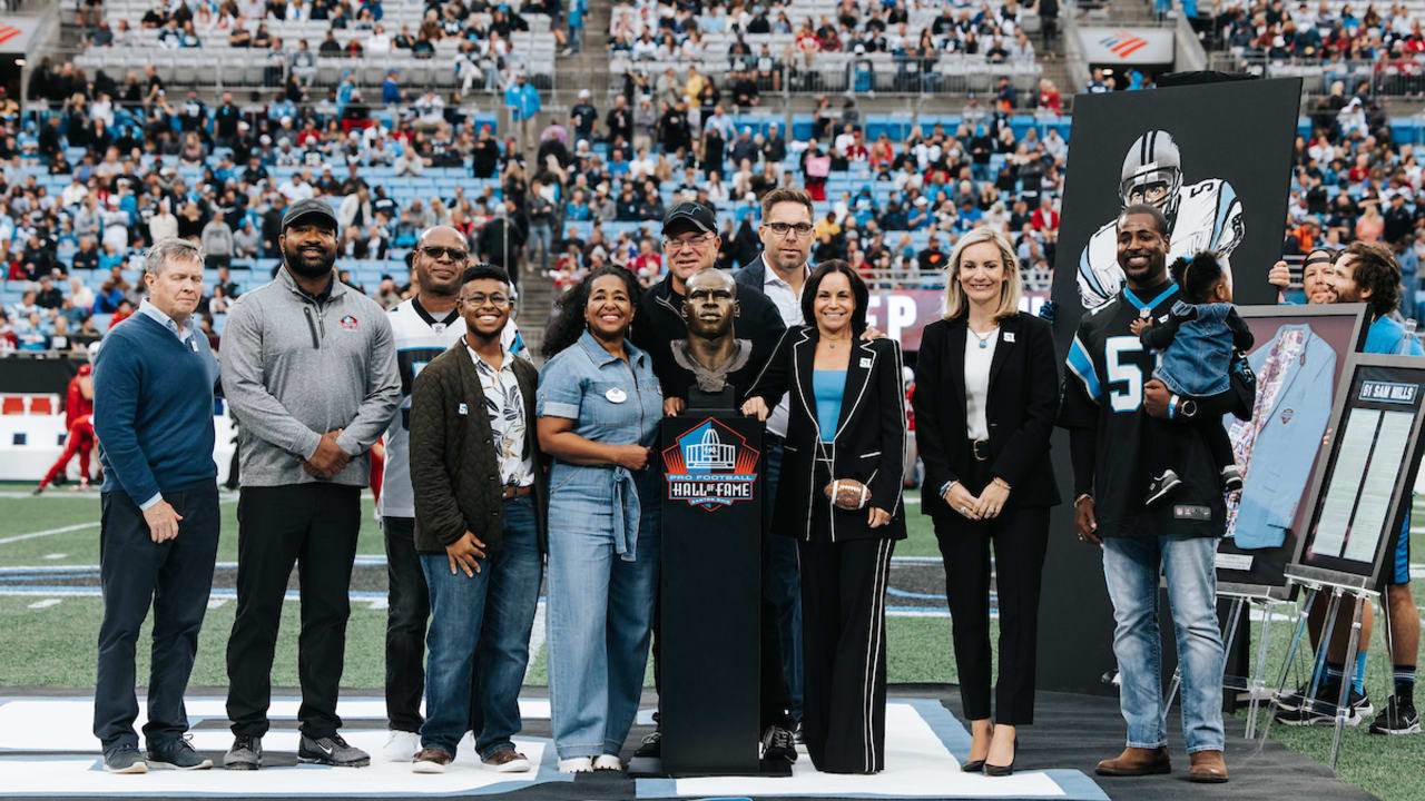 PHOTOS: Halftime ceremony honoring Sam Mills