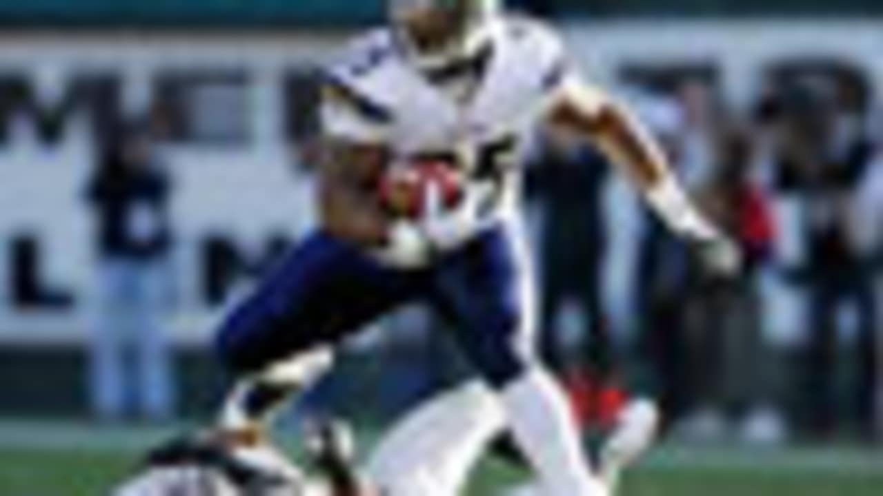 Panthers sign FB Tolbert