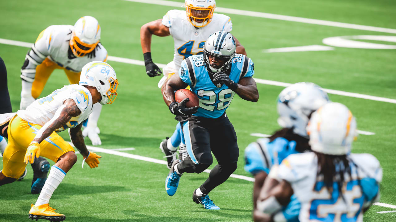 HIGHLIGHT: Mike Davis powers through tackles for long run