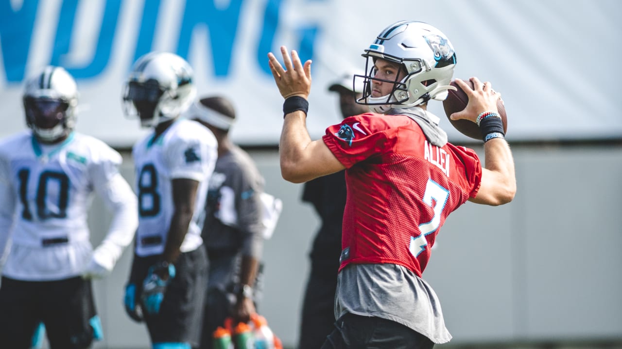 Week 4 Thursday practice photos