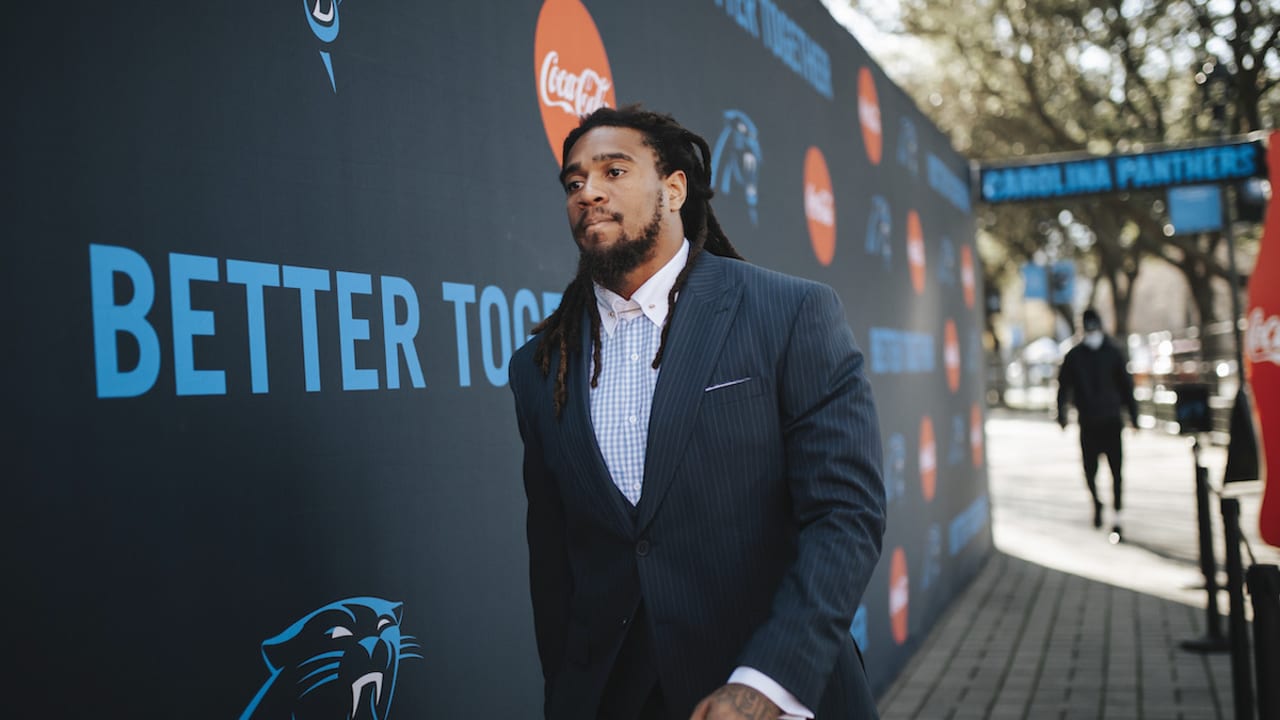 Panthers arrive for Week 16 game against Tampa Bay