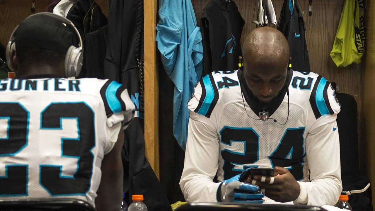 Inside the locker room: Panthers at Bears