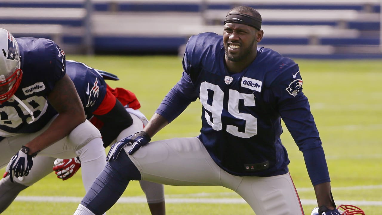 Week 4 Patriots practice and locker room photos