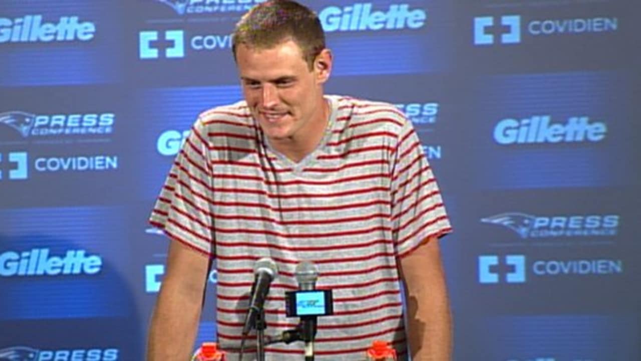 Seahawks sign Hasselbeck to multi-year deal