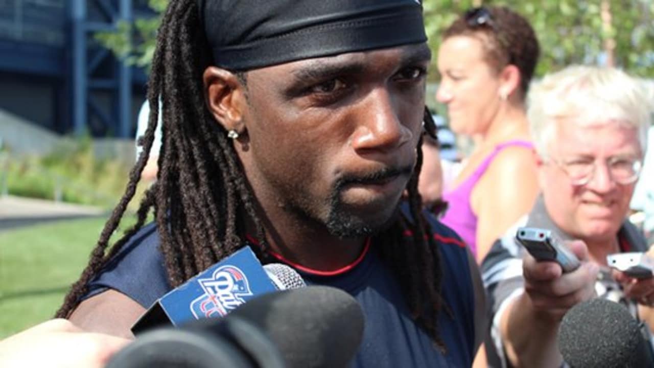 New Dolphins coach Bates inherits troubled team