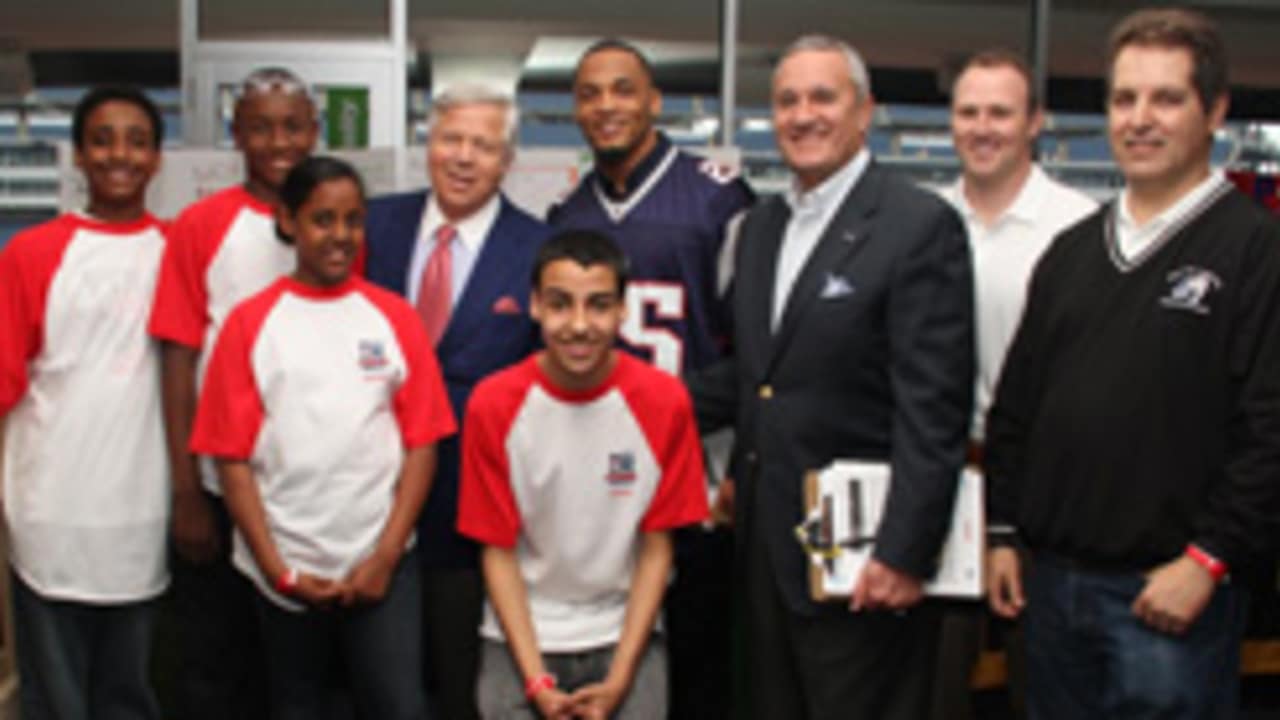 Raytheon and Patriots award 17 scholarships to science fair winners