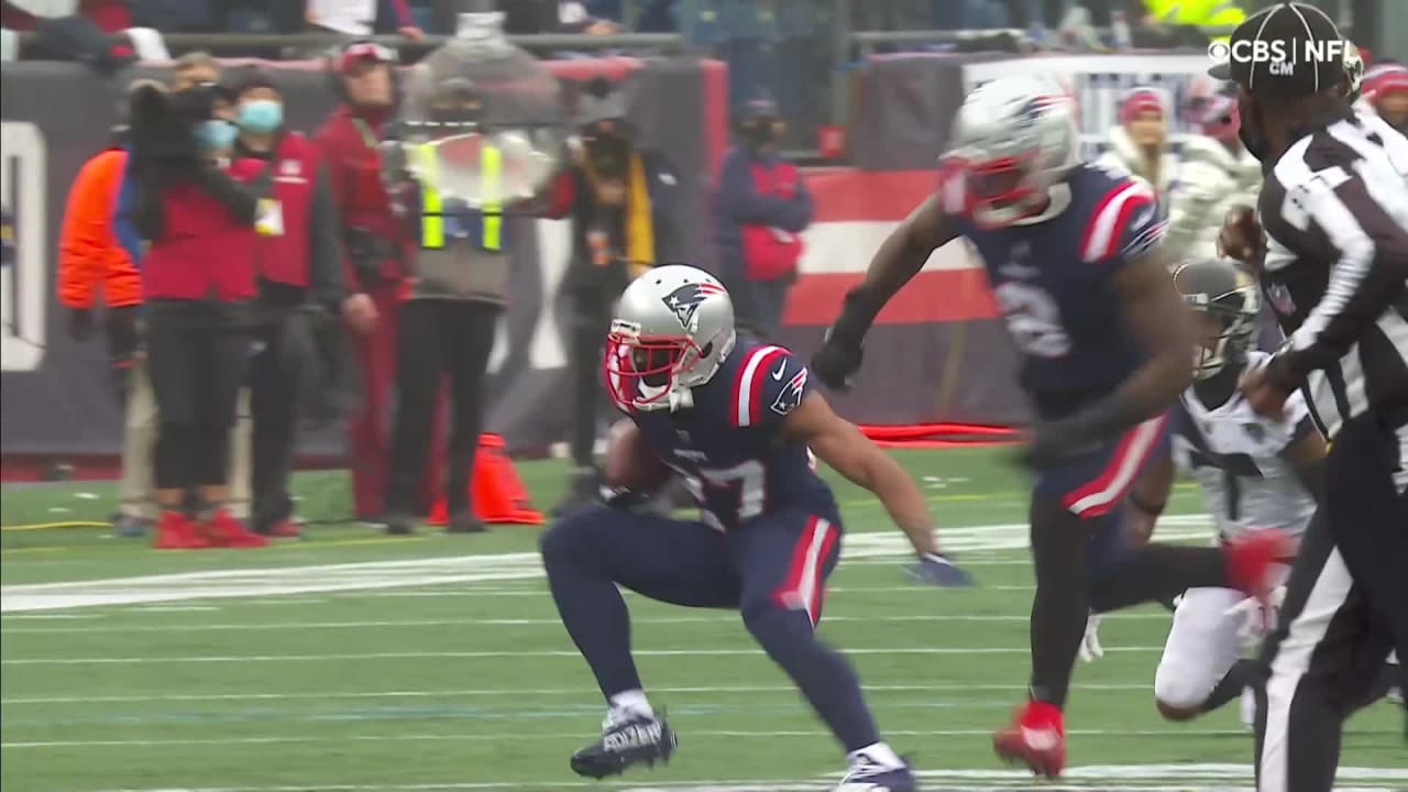 J.C. Jackson hauls in 25th career INT, tying NFL record