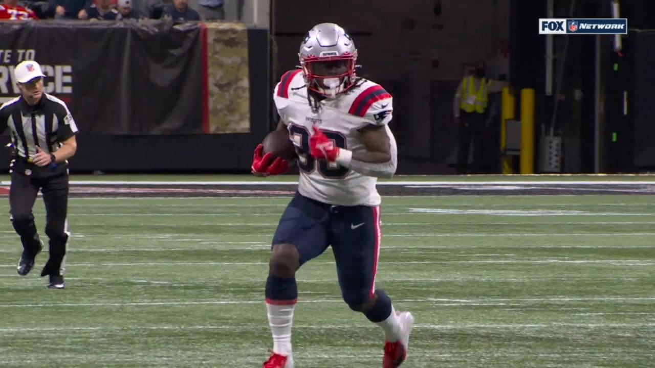 Rhamondre Stevenson throws Falcons DB to ground with furious stiff arm