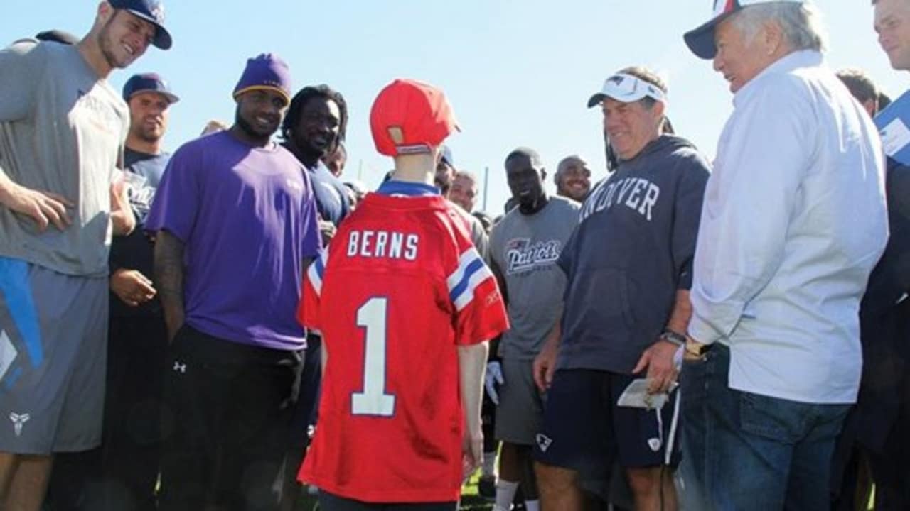 Manning sore, but is 'day-to-day' with inflamed right foot