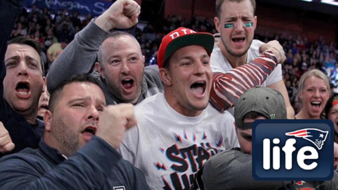 Gronk is an expert WWE hype man