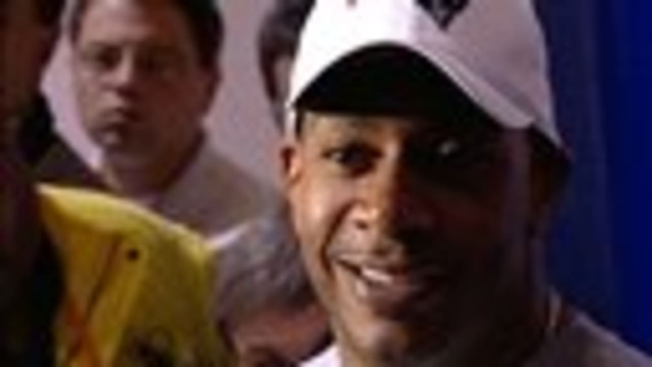 Dillon relaxed in Super Bowl spotlight