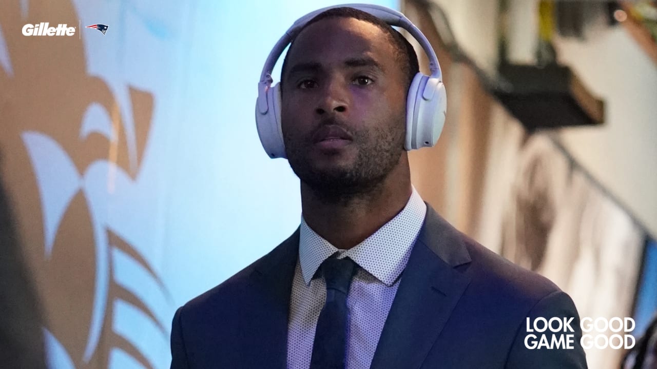 Photos: Pregame Week 9: Inside the Patriots Locker Room and Player ...