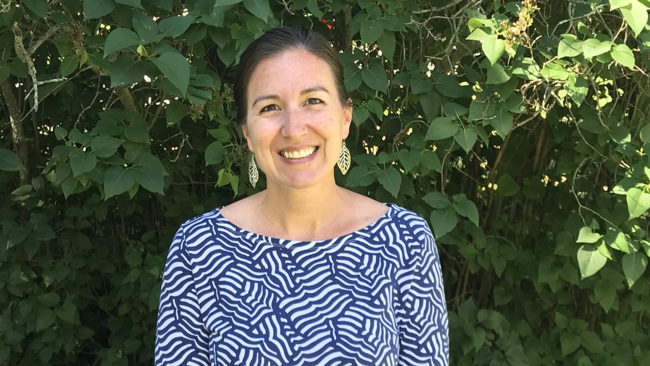 Patriots present Patriots Difference Maker of the Week Award to Jamie ...