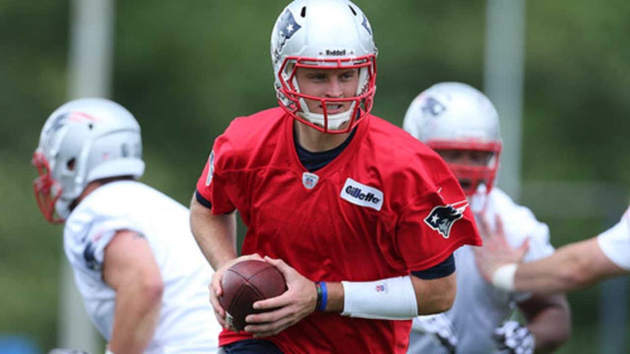 Mallett welcomes competition at QB