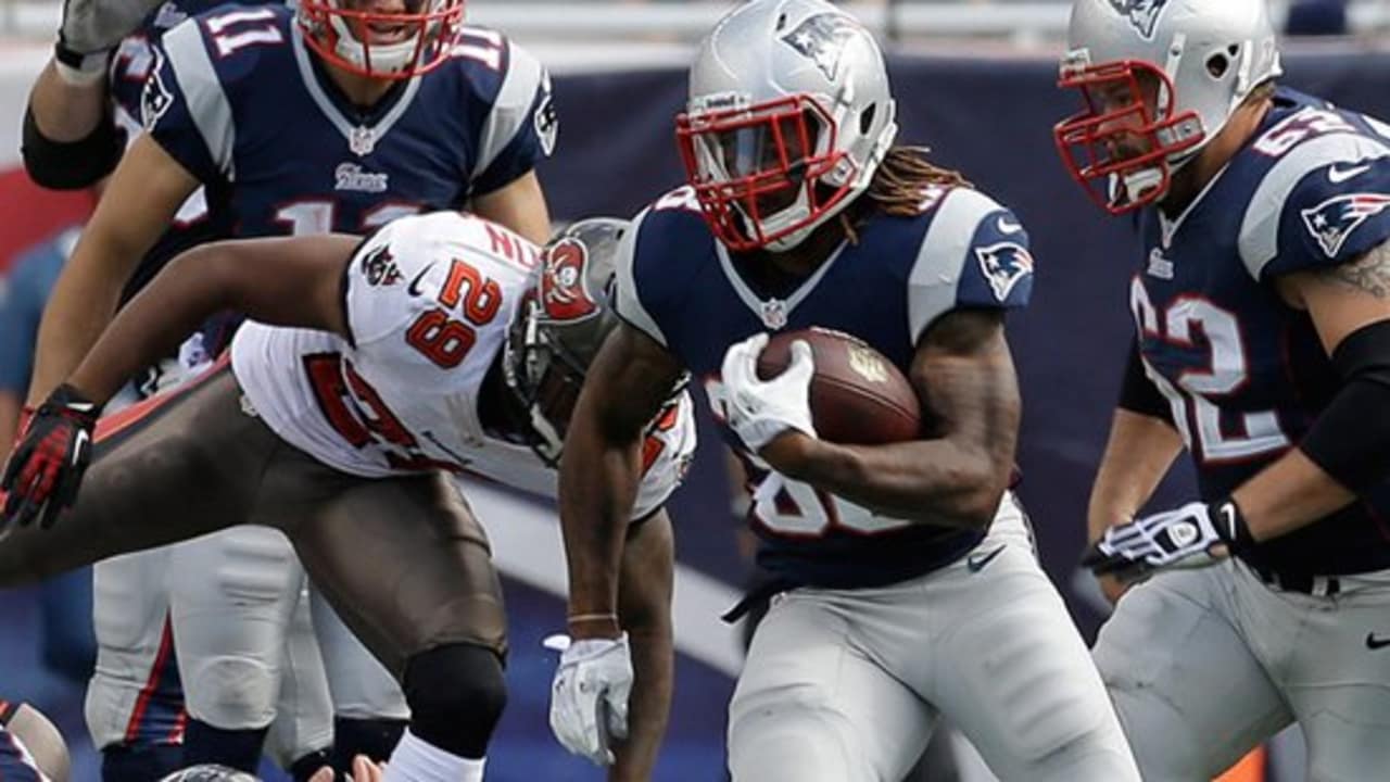 Dolphins DE Starks arrested for battery on police officer