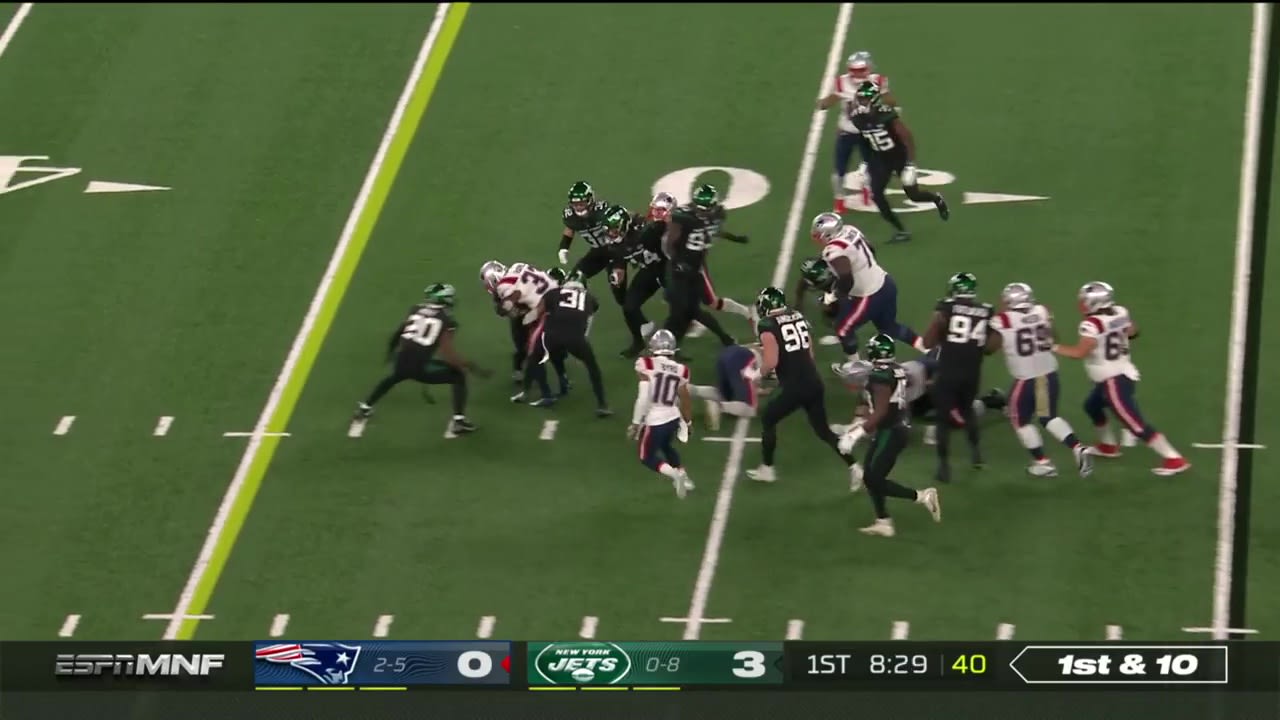 Patriots show their strength, push pile to a first down