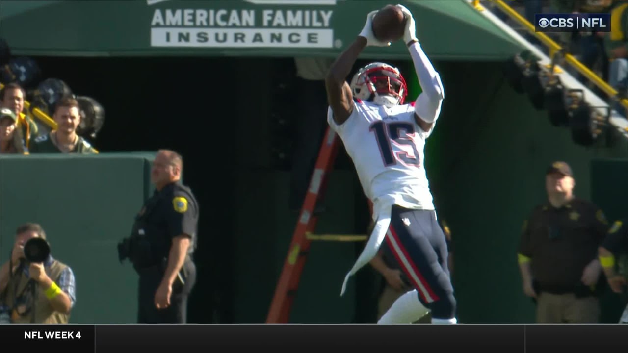 Hoyer's play-action throw finds wide-open Agholor for 27 yards