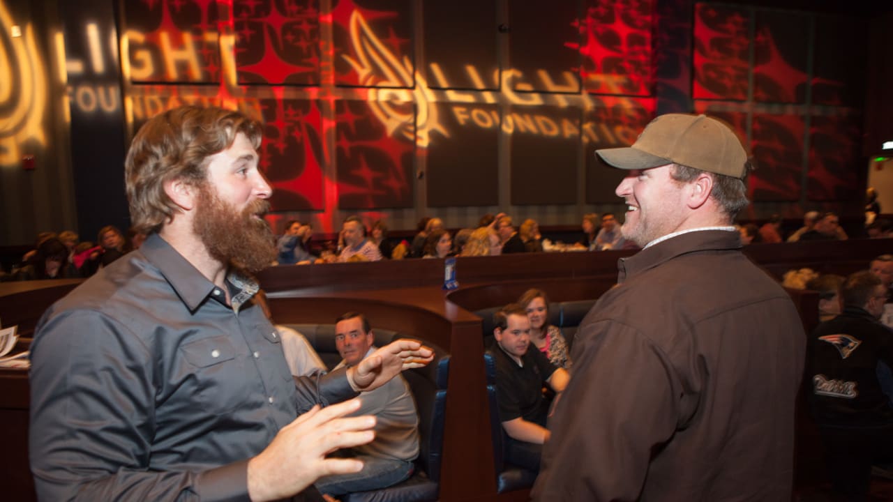 Patriots support Matt Light at "Fools Night Out" comedy show