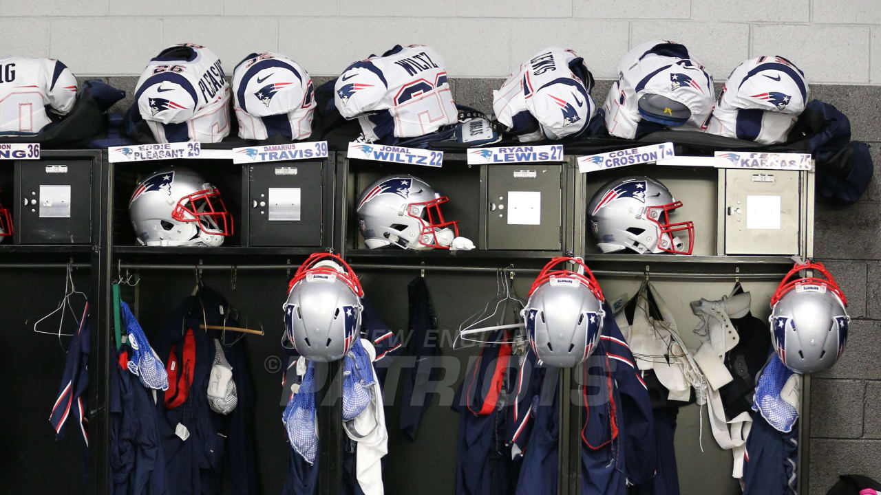 Pregame: Inside the locker room and player arrivals