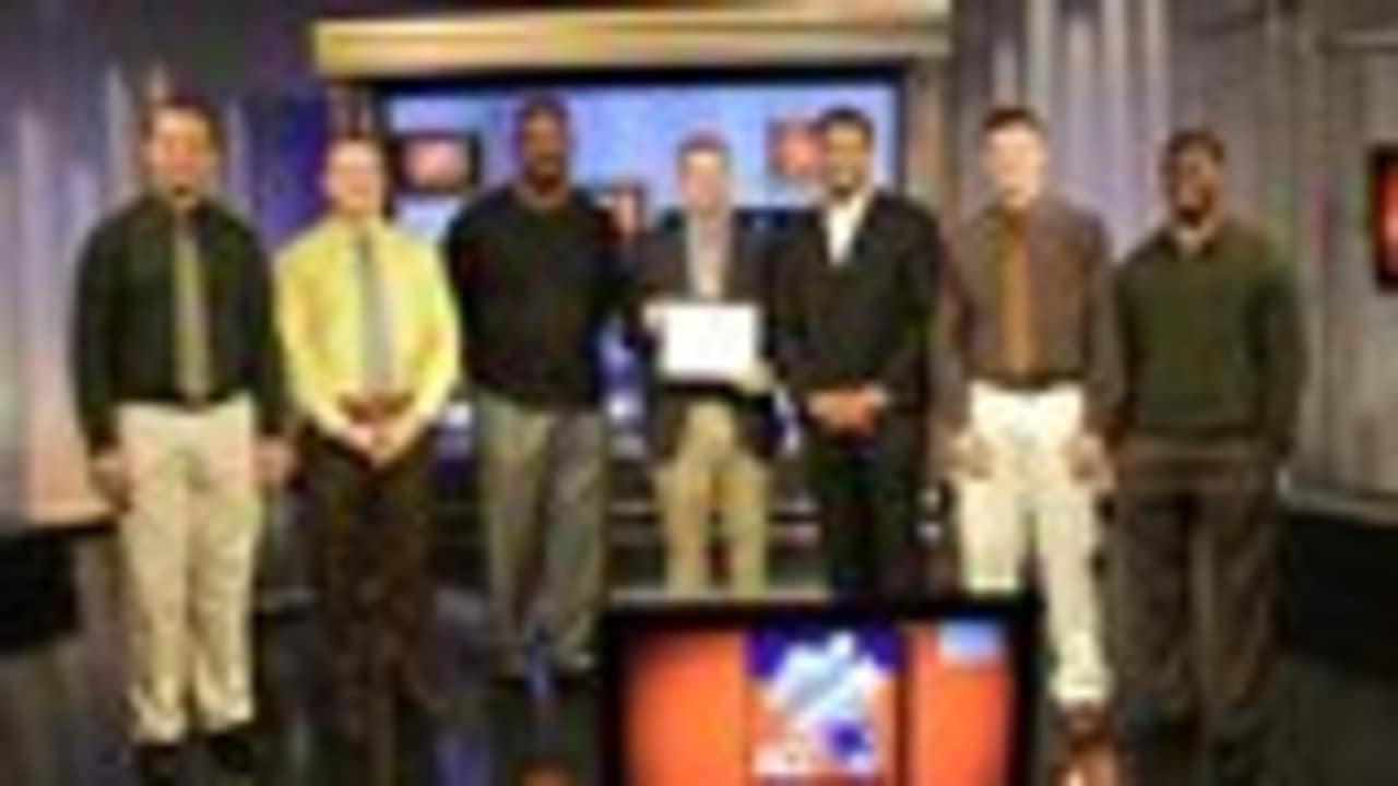 Mansfield's Mike Redding Named Patriots High School Coach of the Week