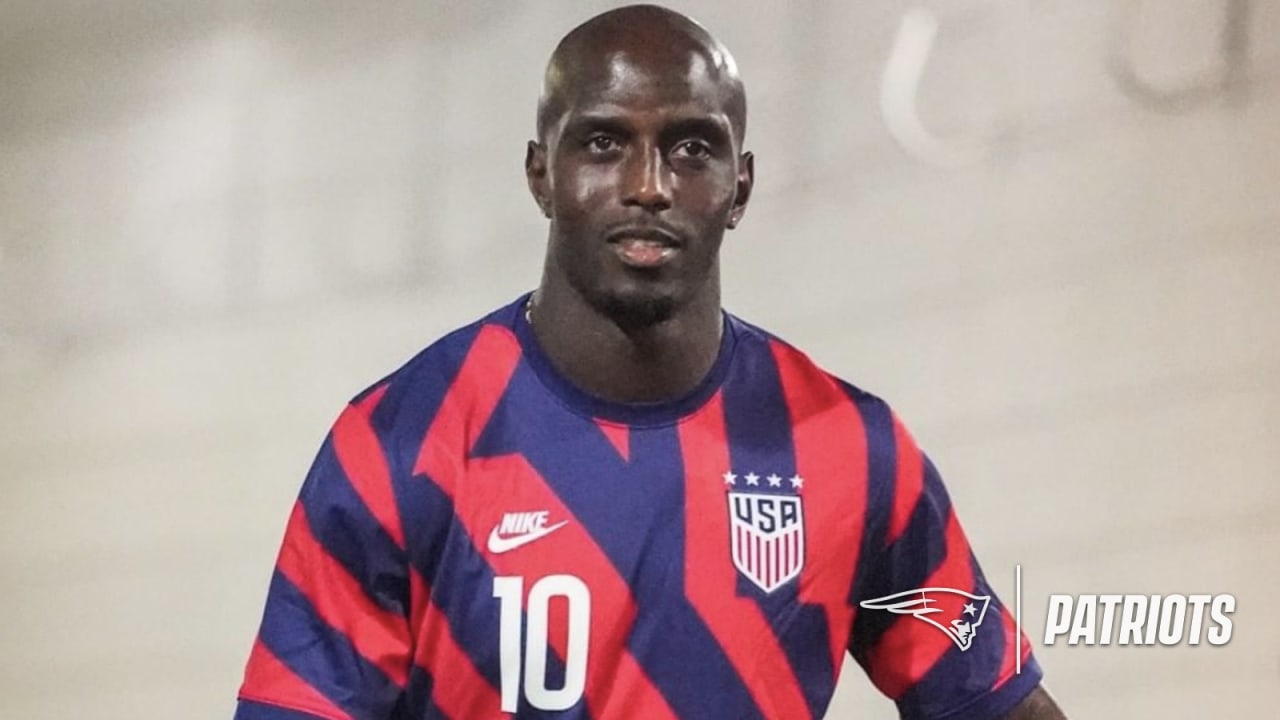 Devin McCourty represents 'Rutgers living legend' Carli Lloyd, wears ...