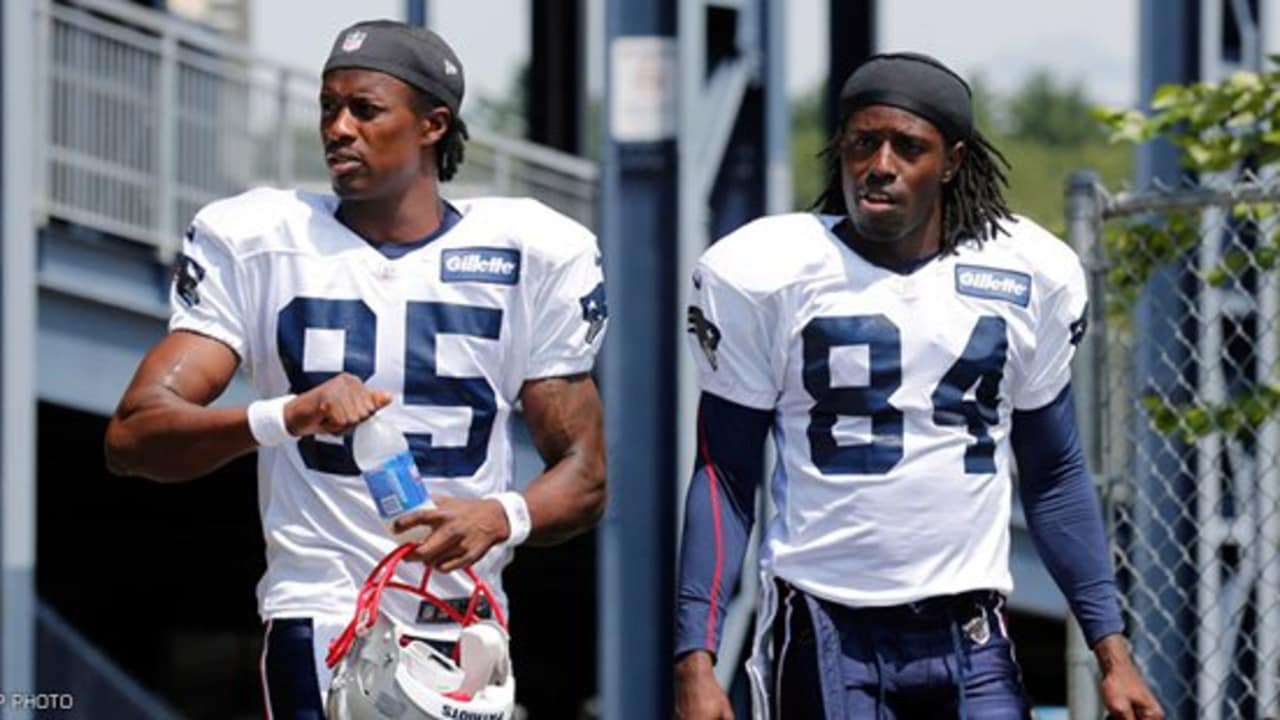 Eagles keep DE Douglas in fold