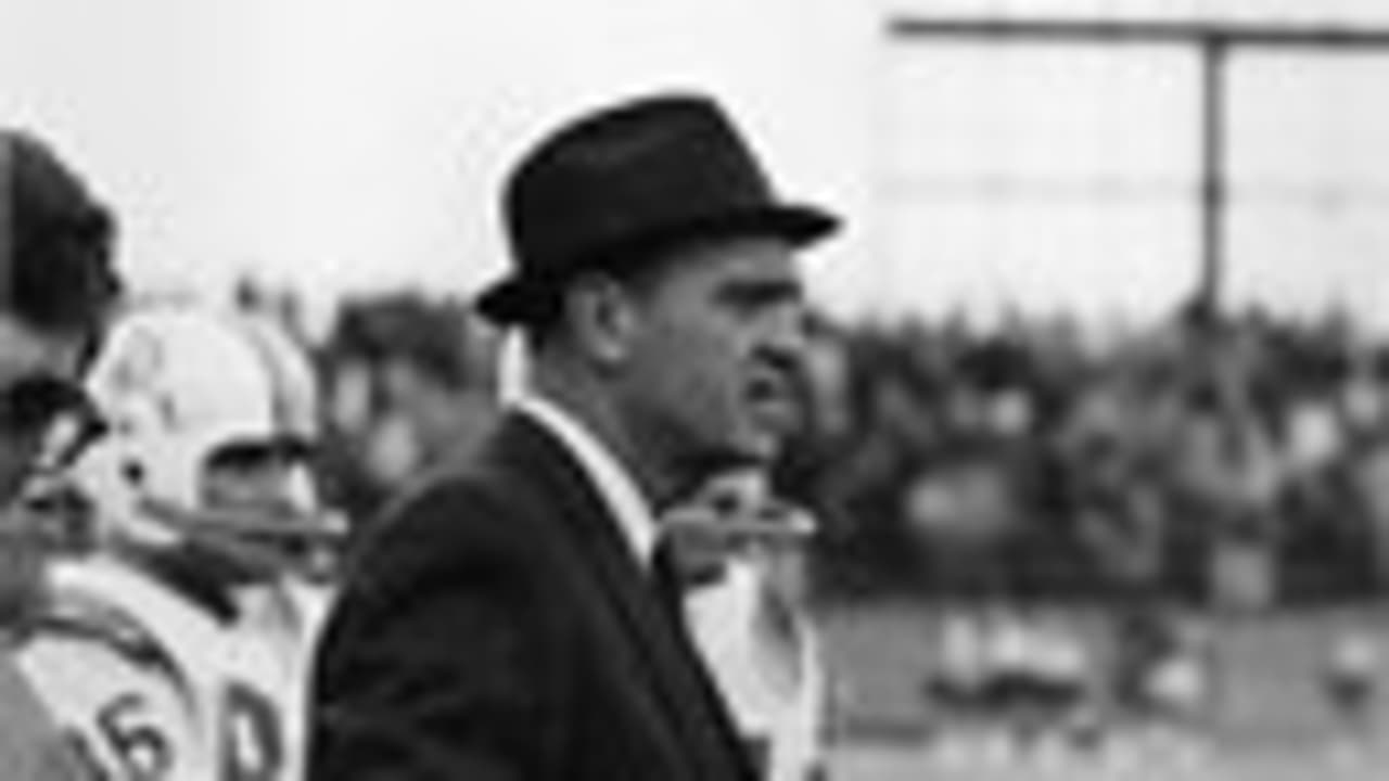 Former Patriots head coach Mike Holovak passes away