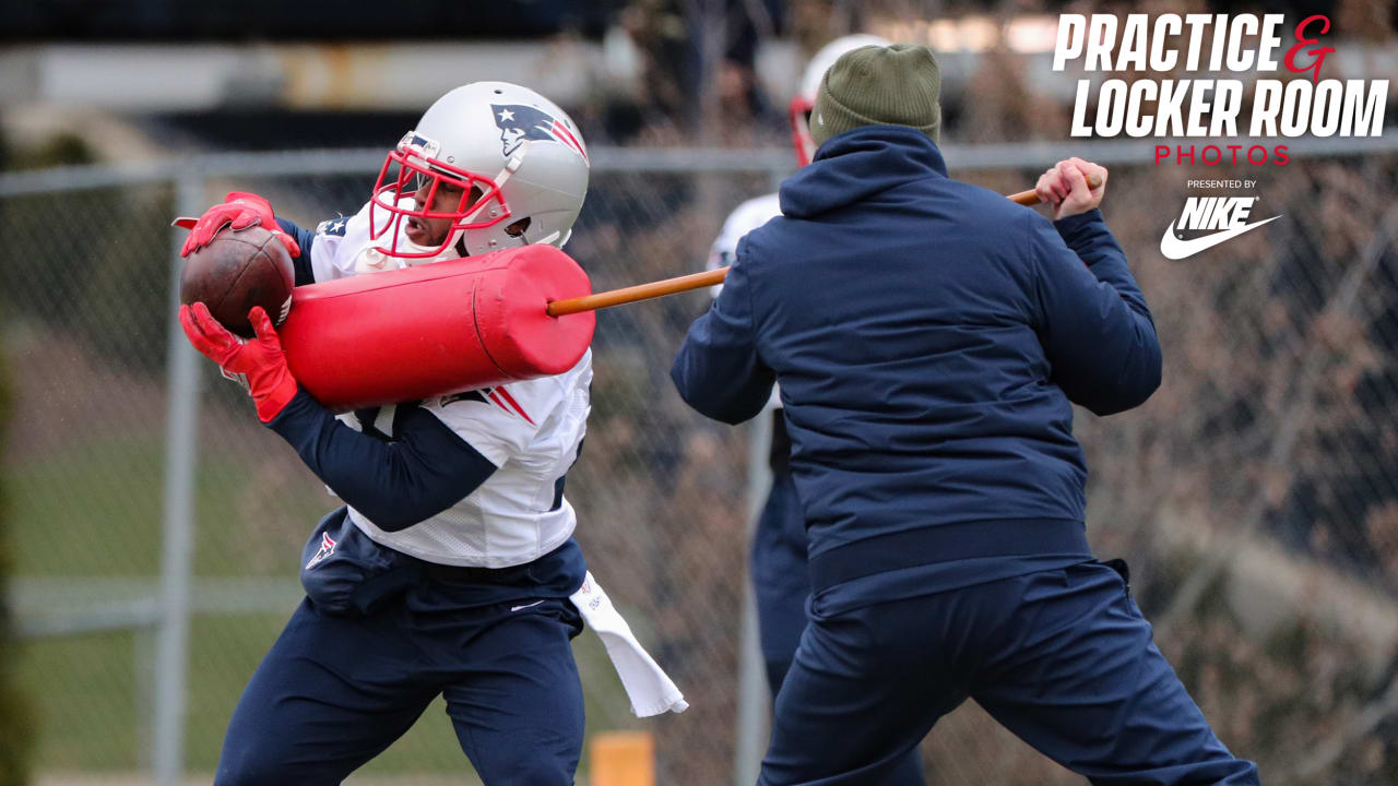 Week 15 practice and locker room photos, presented by Nike