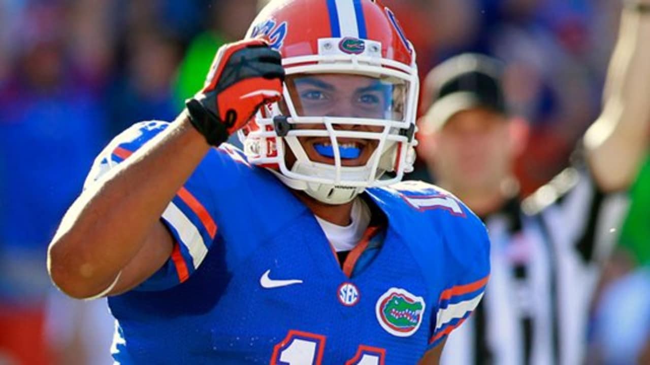 Russell impresses in first practice with Raiders