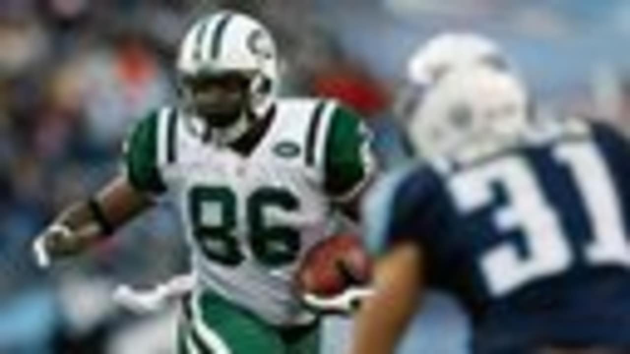 Patriots sign TE Chris Baker; re-sign OL Russ Hochstein