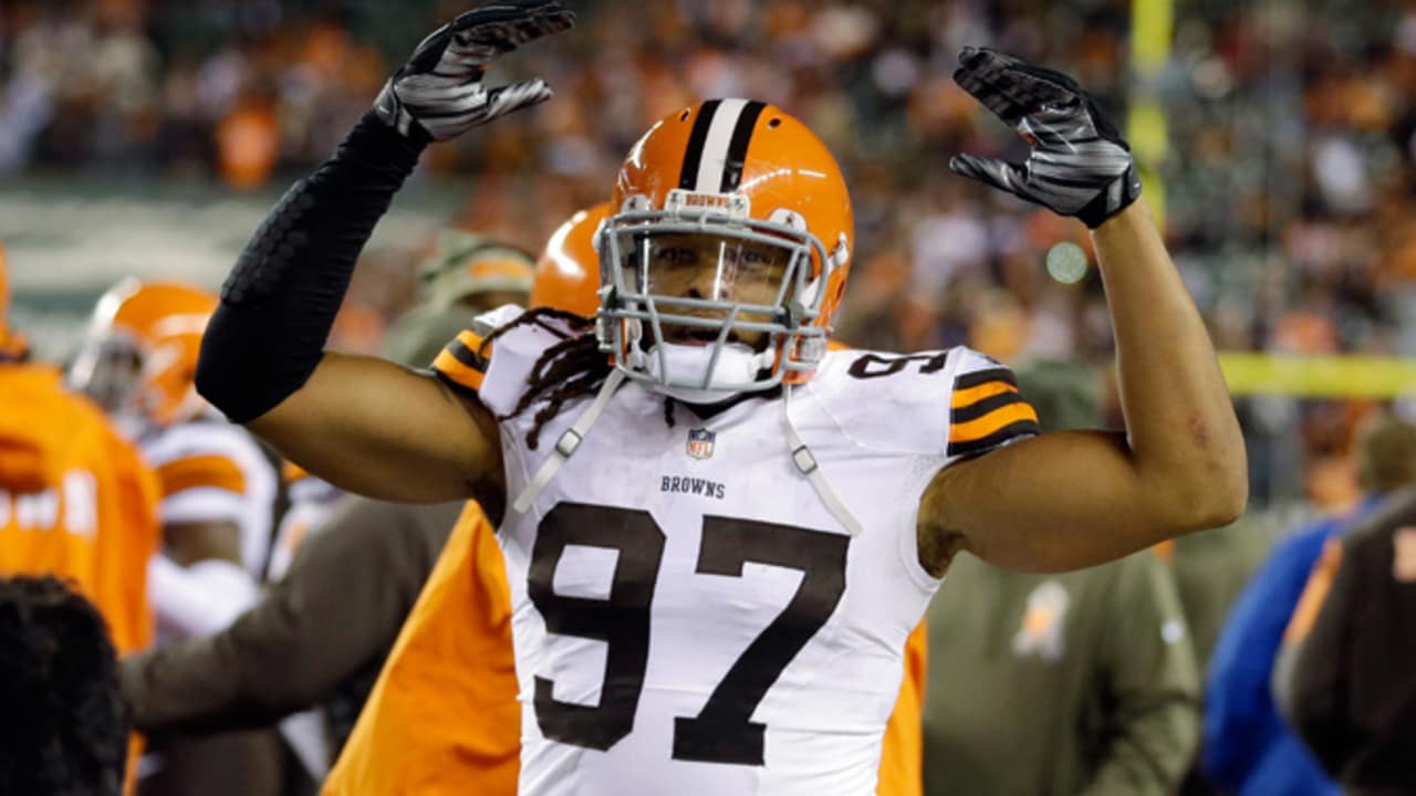 Patriots reportedly add Sheard, CB Chekwa