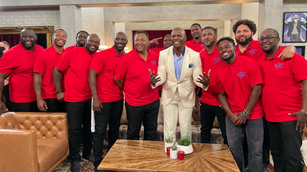 Former Patriot advances in 'America's Got Talent' with NFL Players Choir