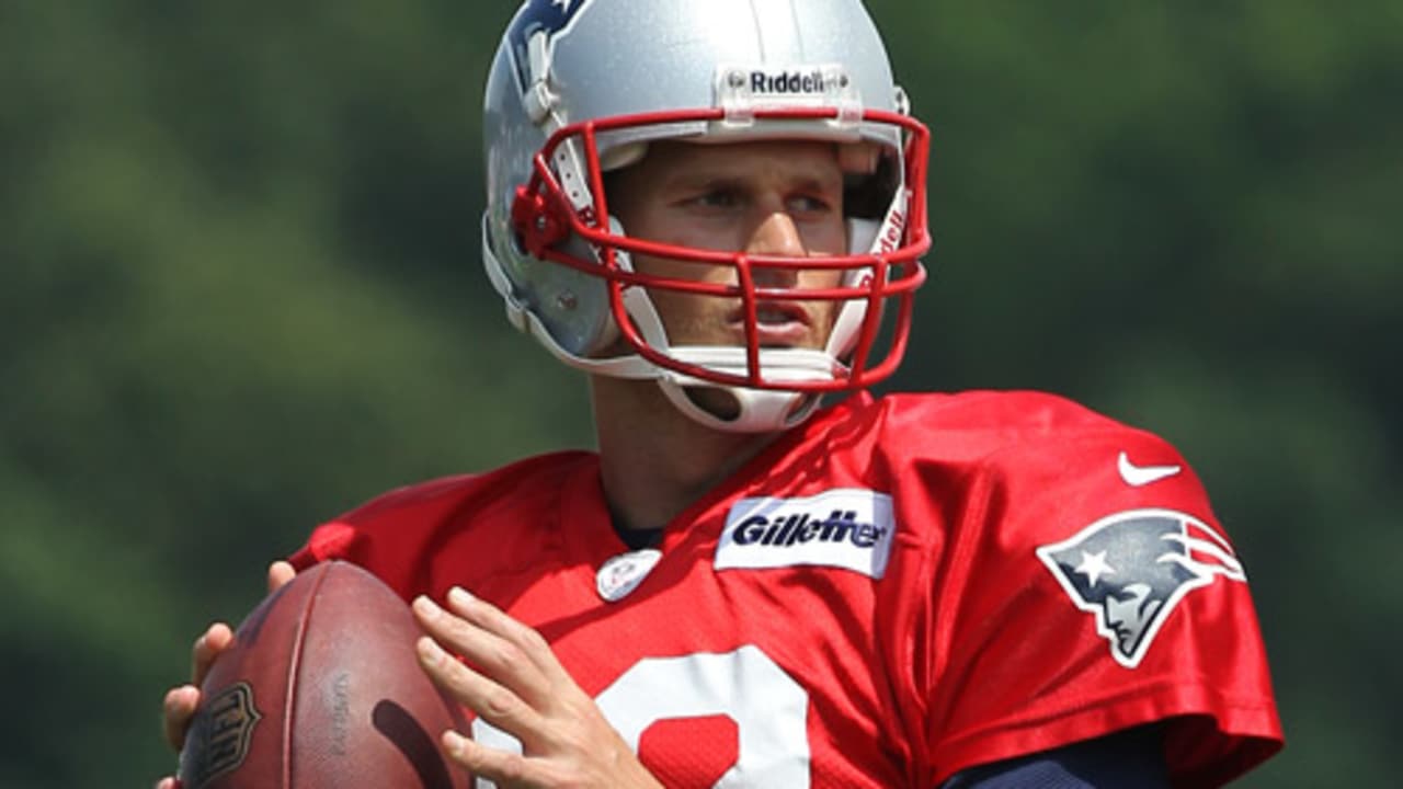 Back for another year, Brady stays the course