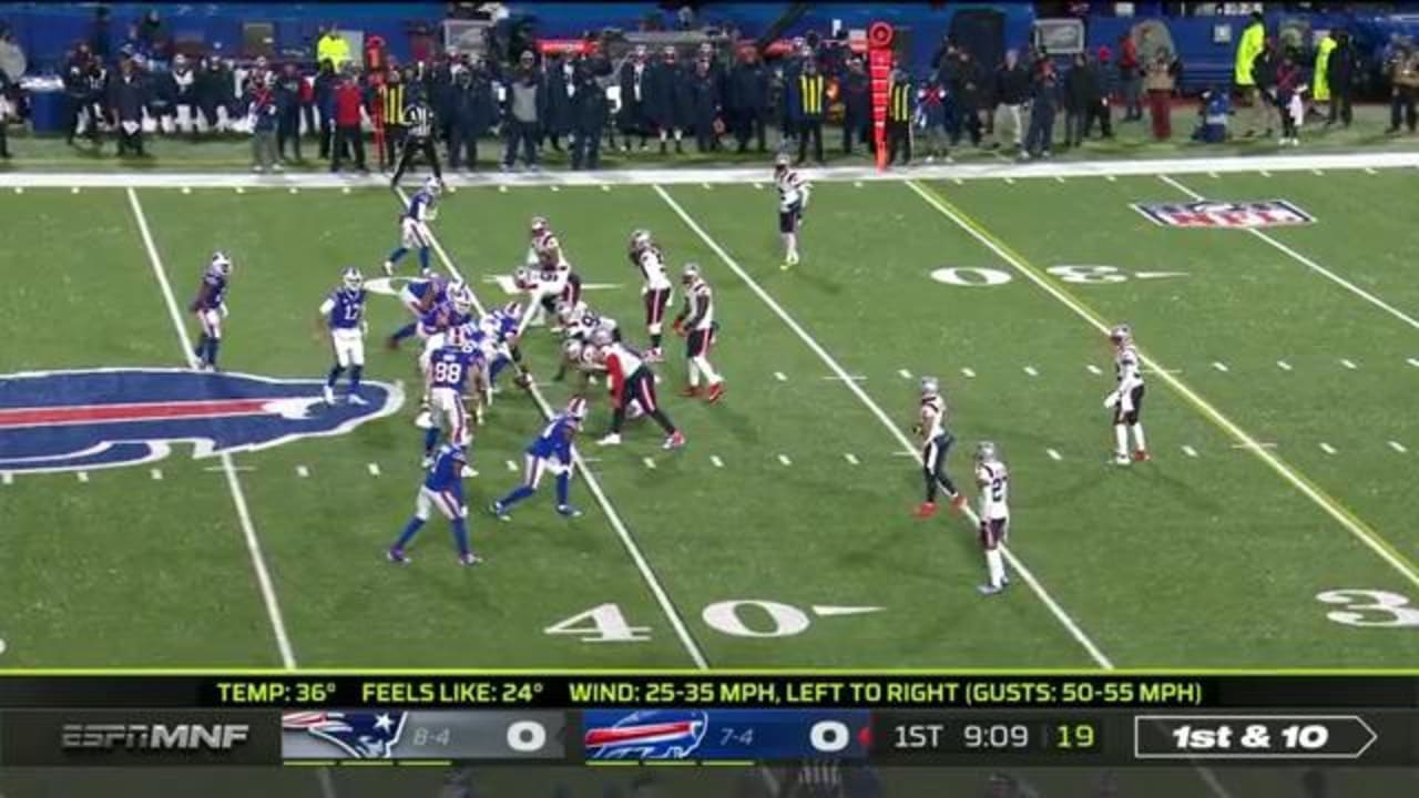 J.C. Jackson blows up Bills' WR screen with textbook TFL
