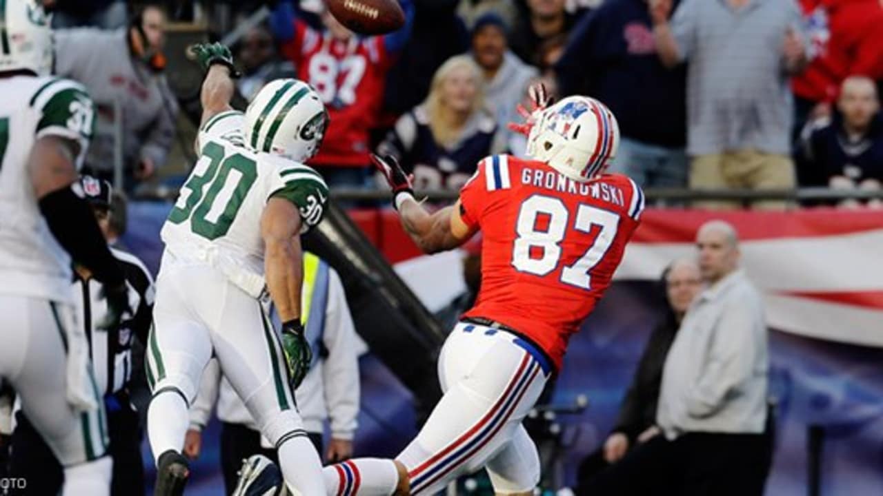 Falcons place LB Hartwell, CB Cash on IR