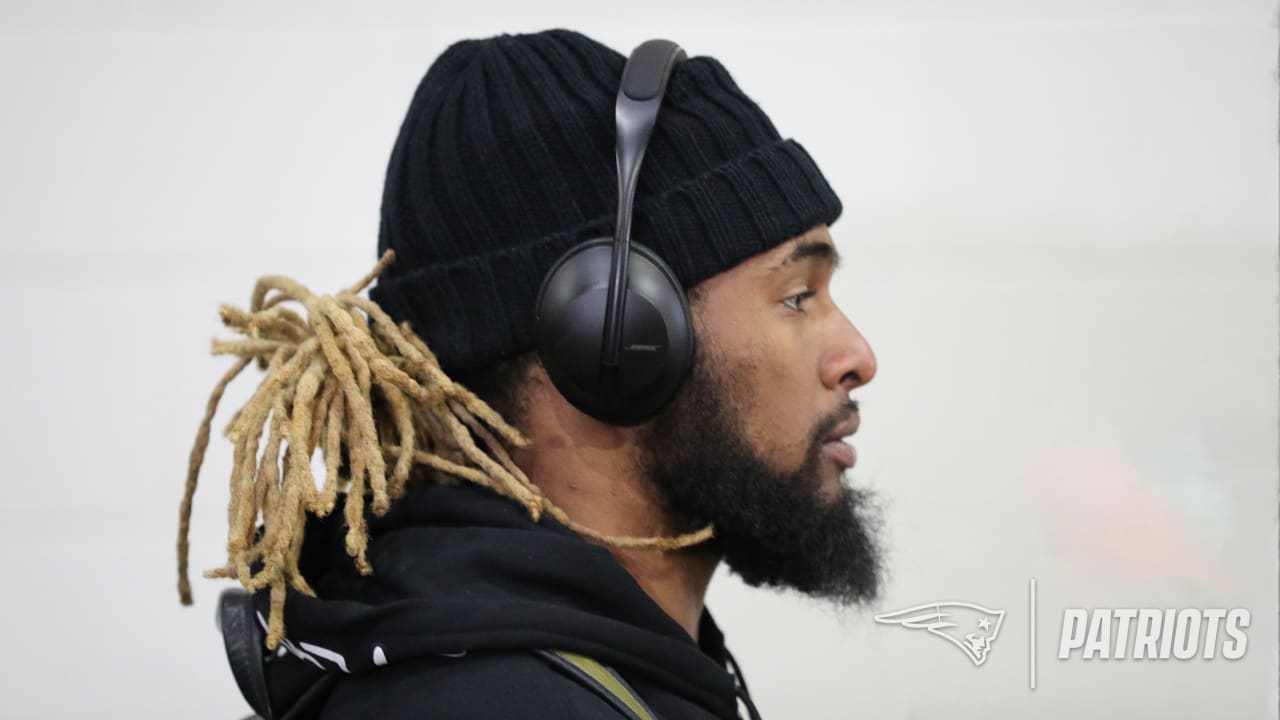 Photos: Pregame Week 15: Inside the Patriots Locker Room & Player Arrivals